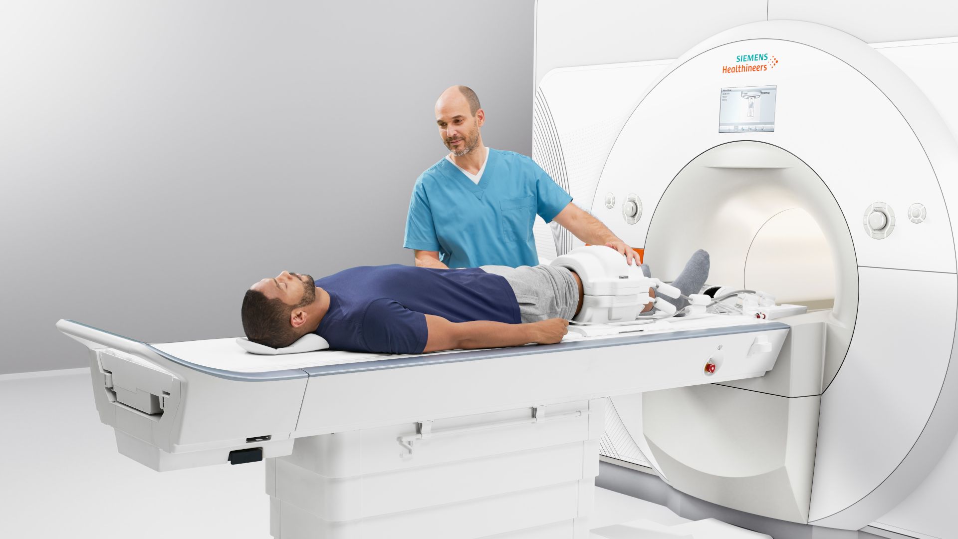 Expert on ultra-high field magnetic resonance imaging from Siemens ...