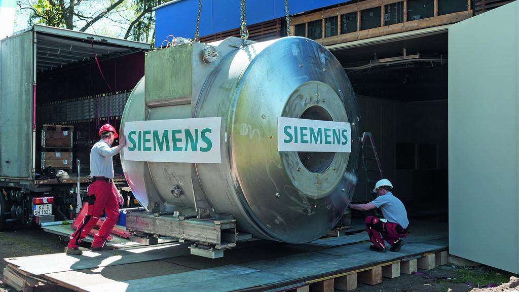 Expertin für Ultra-Hochfeld-Magnetresonanztomographie von Siemens ...