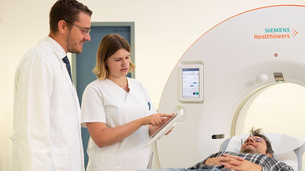 How can intelligent and personalized CT scanning ease radiology workflow?