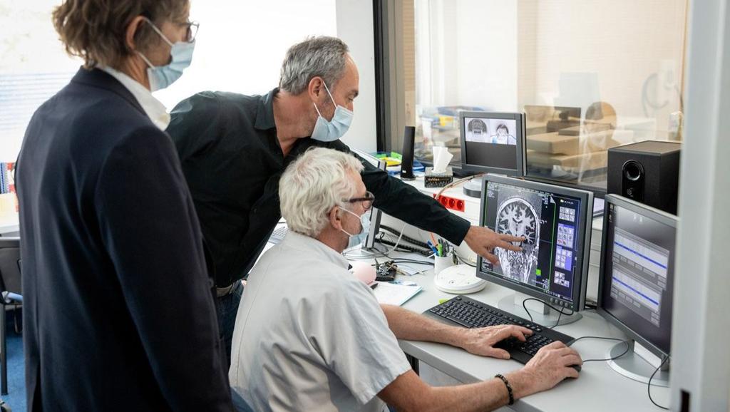 Neurology: “We have a life together with these patients”