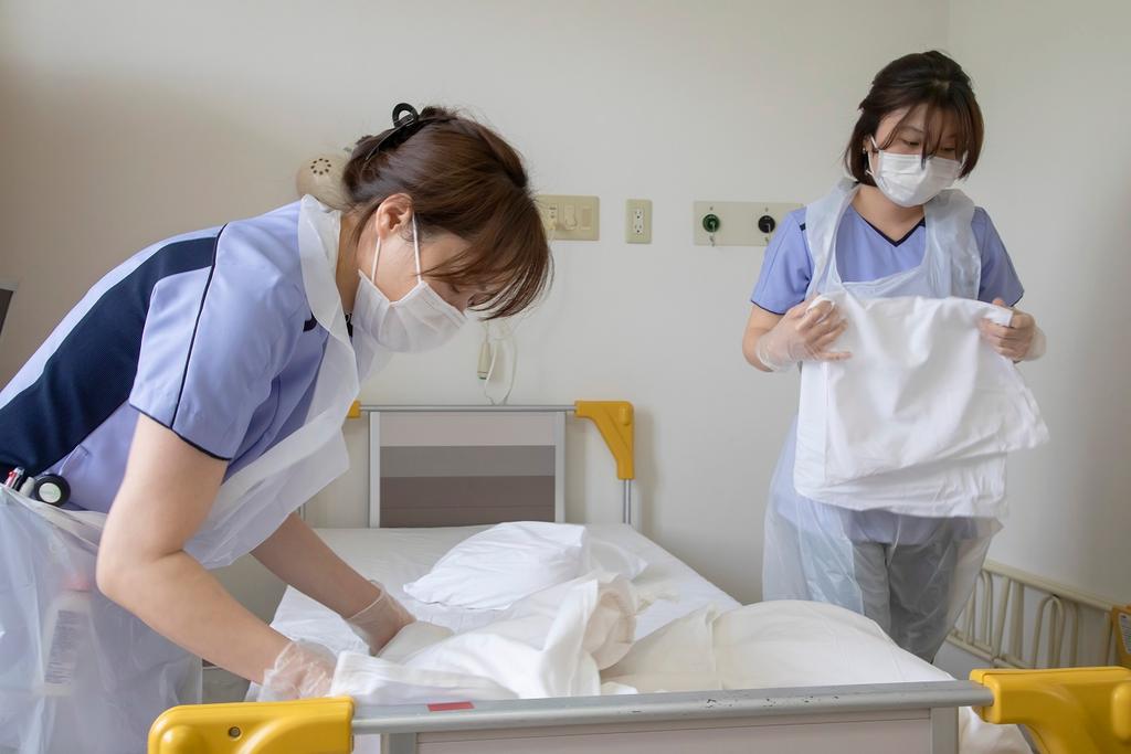 Toward managing a sustainable hospital