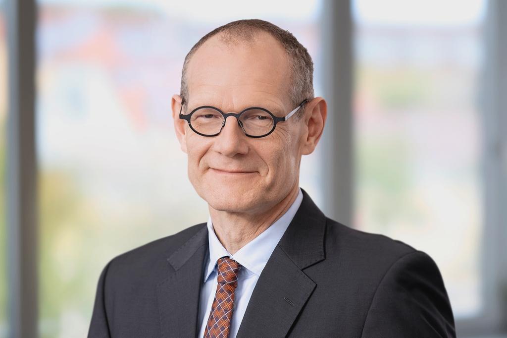 Dr. Bernd Montag (CEO)